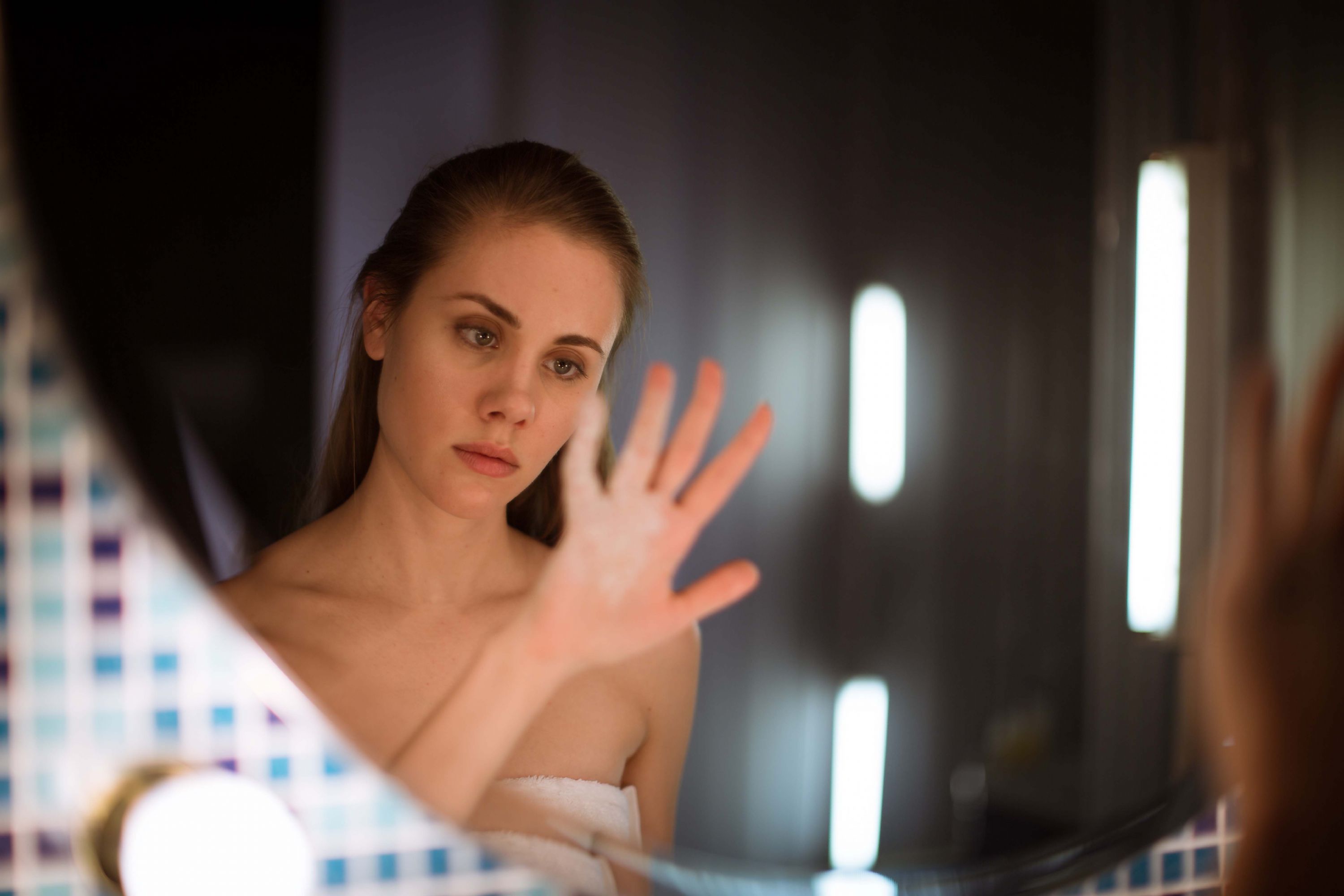 Replace (2017) [REVIEW] [FANTASIA INTERNATIONAL FILM FESTIVAL] | The ...